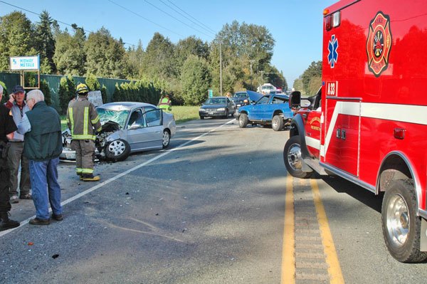 Four vehicle crash shuts down Highway 101 traffic | Sequim Gazette