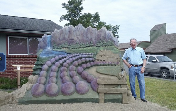 Lavender blooms in sand sculpture | Sequim Gazette