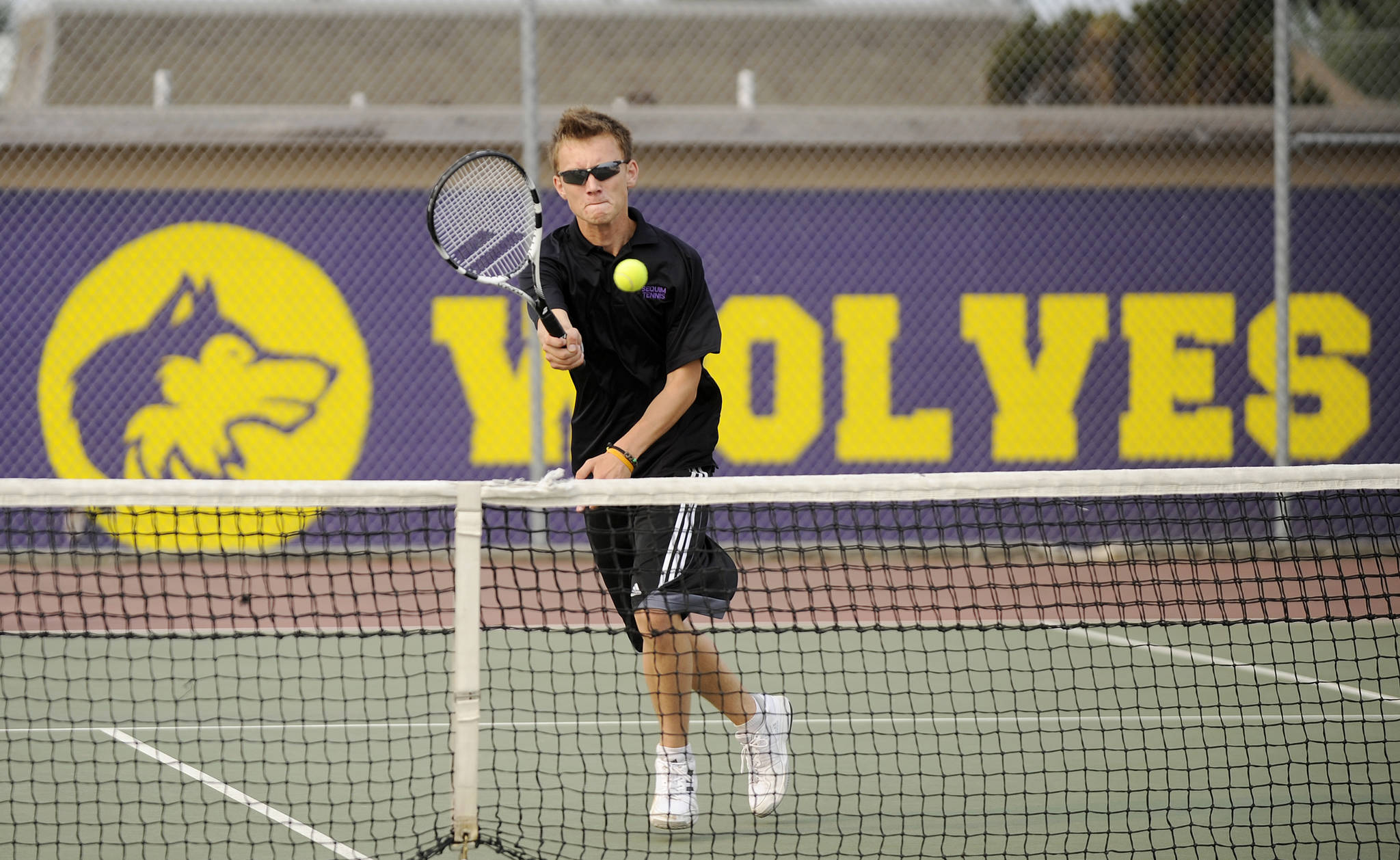Boys tennis: Wolves batter Bulldogs, 7-0 | Sequim Gazette