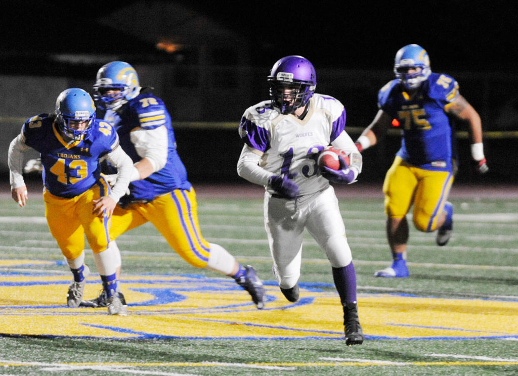 Football: Big plays leads Fife over Sequim | Sequim Gazette