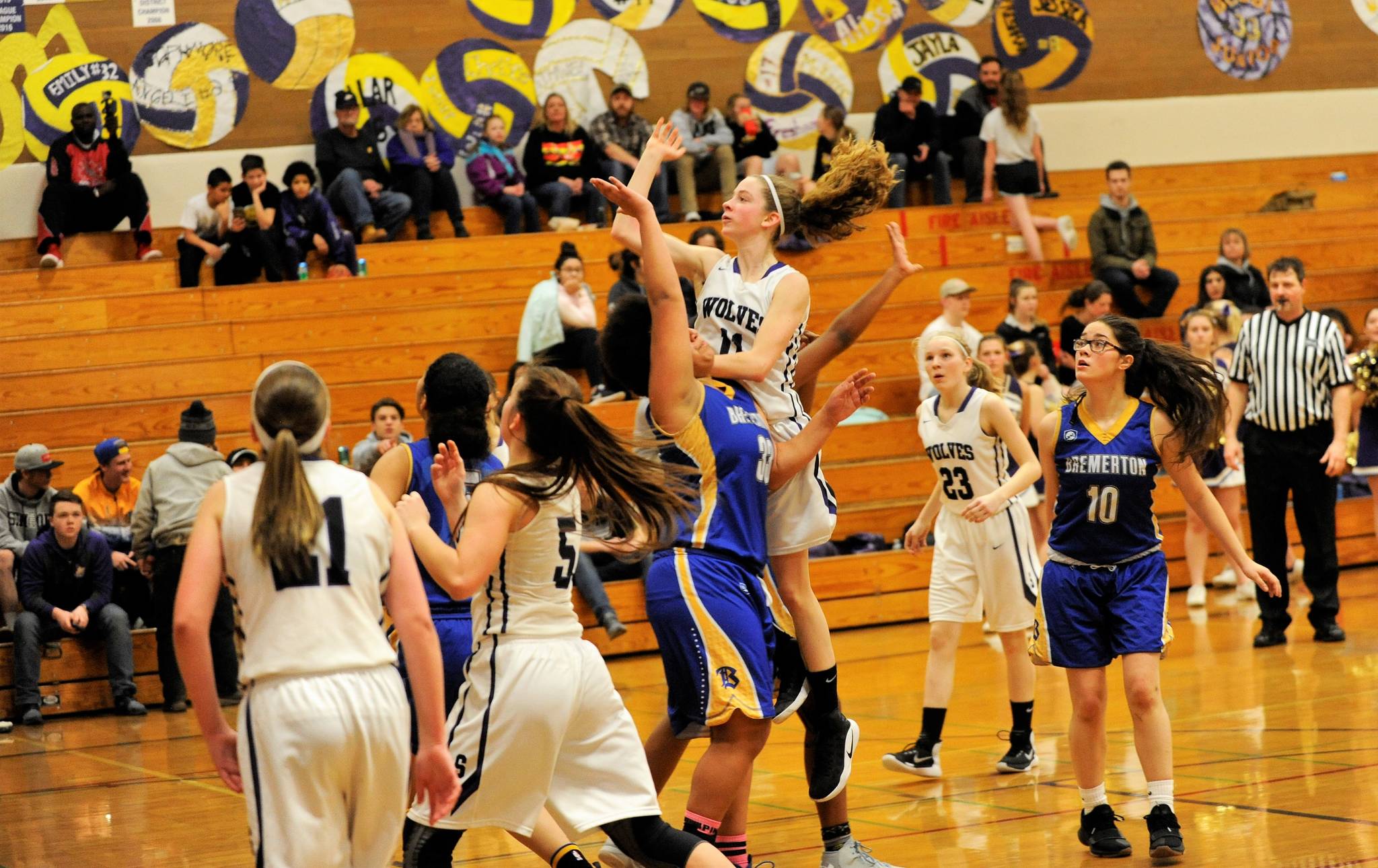 Girls Basketball: Wolves still in playoff picture | Sequim Gazette