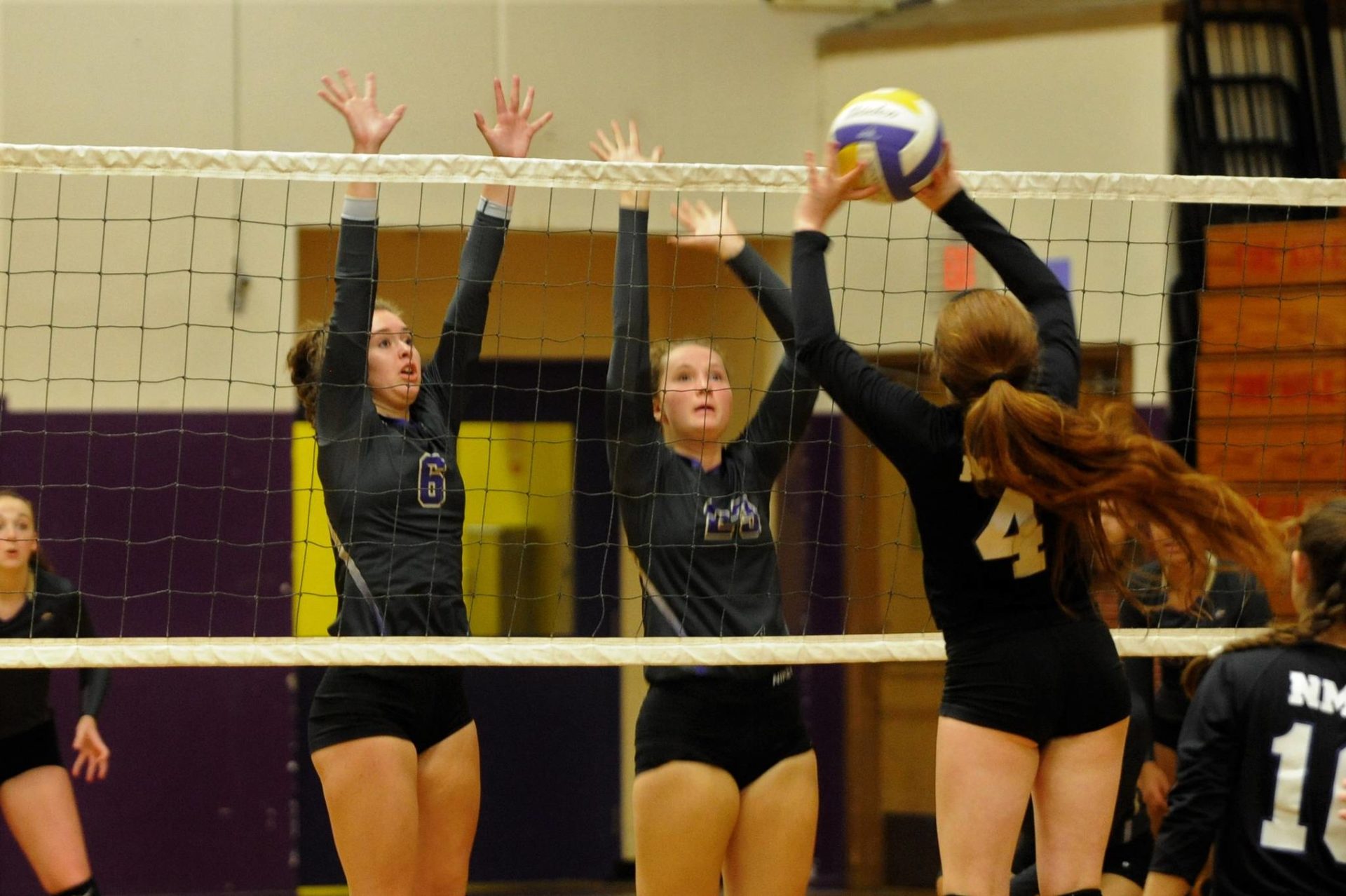 Volleyball: Wolves net key wins vs. Bulldogs, Buc | Sequim Gazette