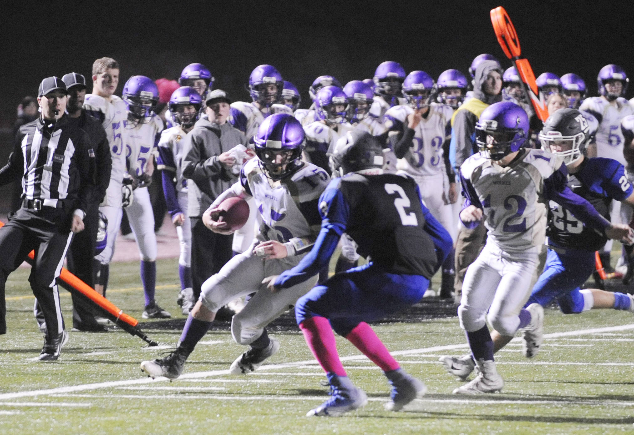 Football: Wolves top Trojans in key league showdown | Sequim Gazette