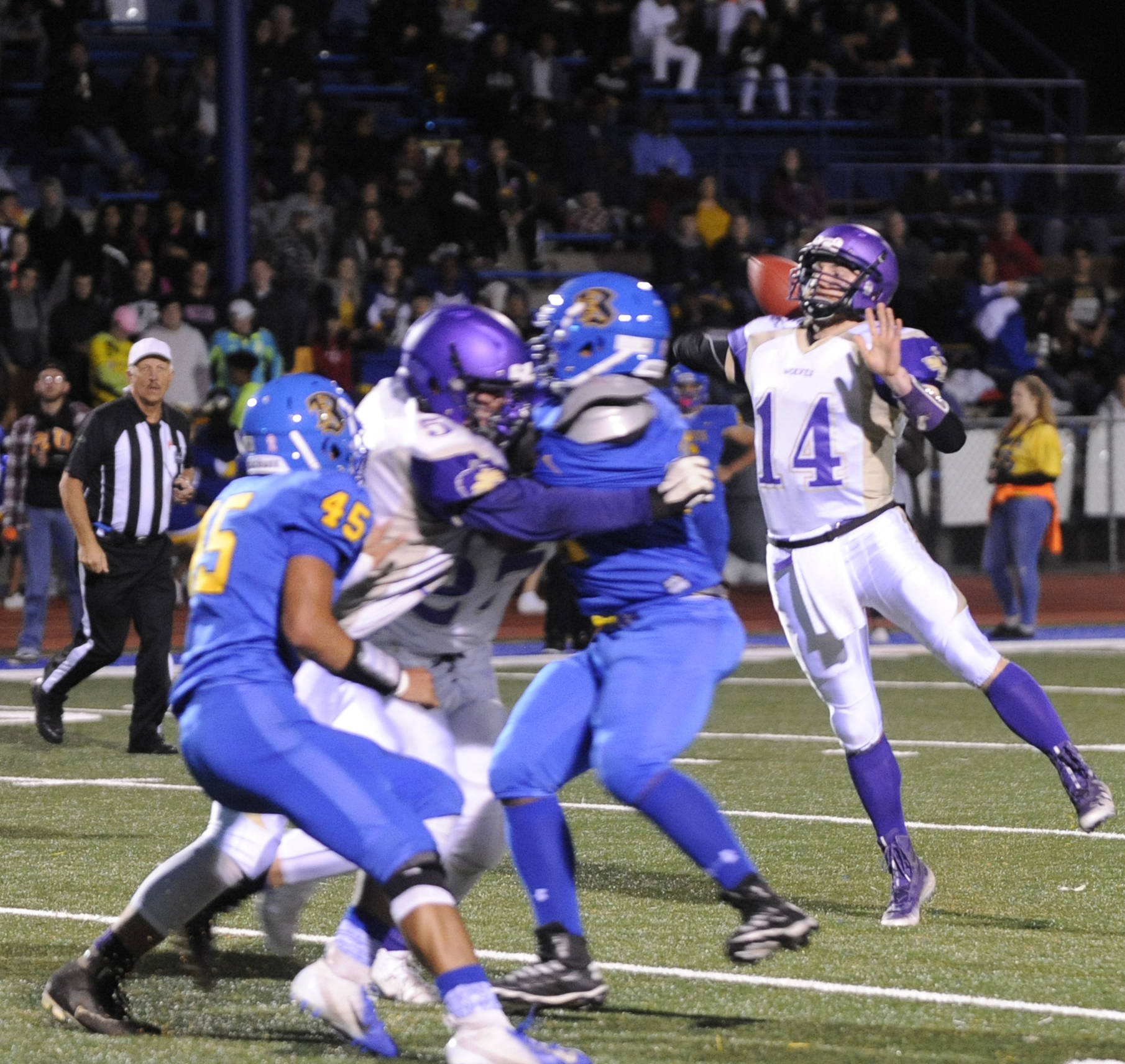 Football: Sequim survives upset bid to finish 6-0 in league play ...