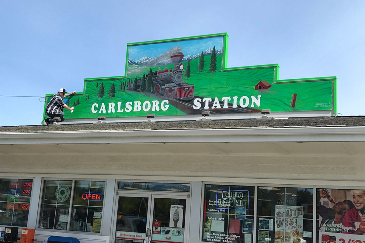 Carlsborg Station recreates mural for entrance | Sequim Gazette