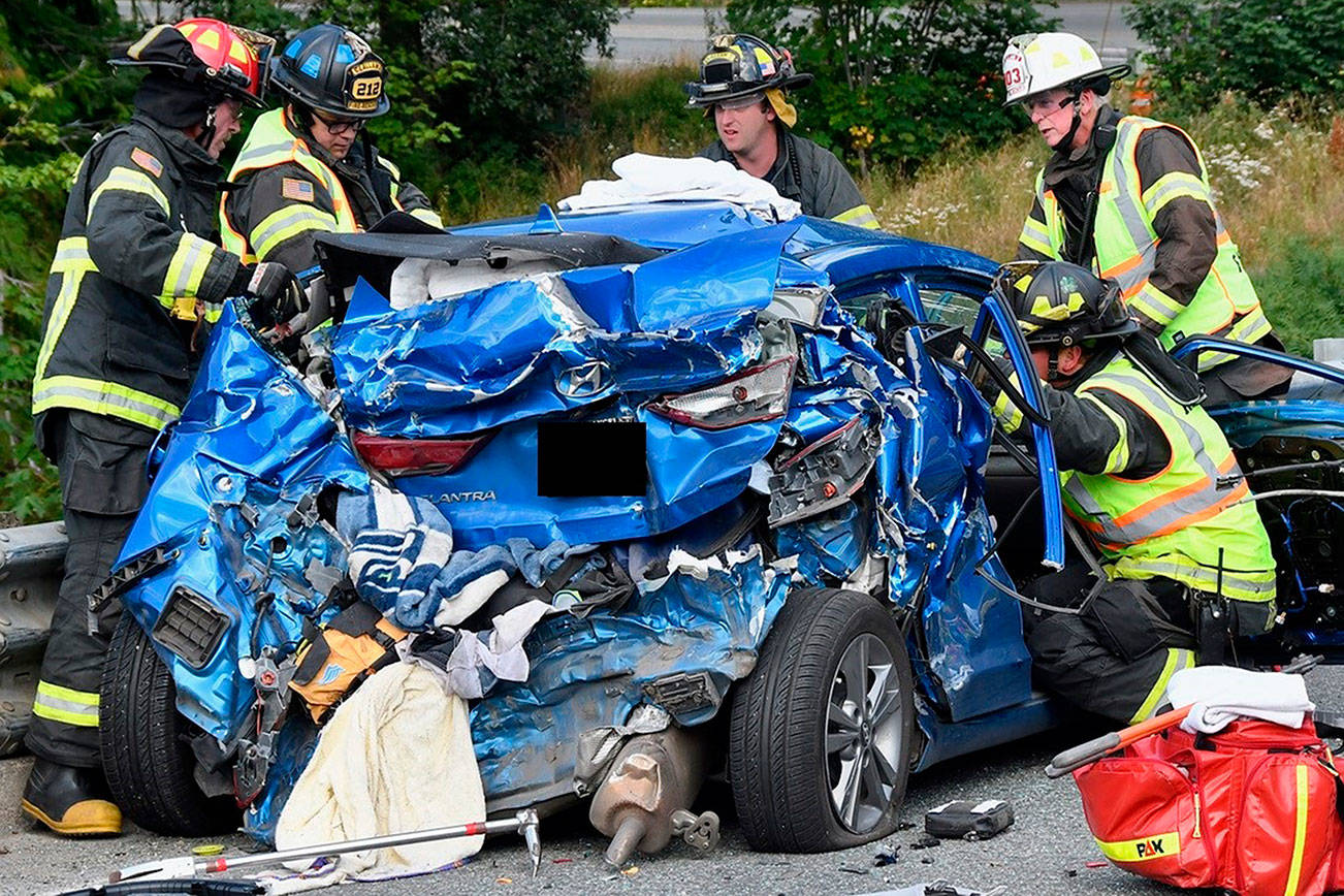 Wreck injures 6, blocks traffic on US Highway 101 at Elwha River bridge ...