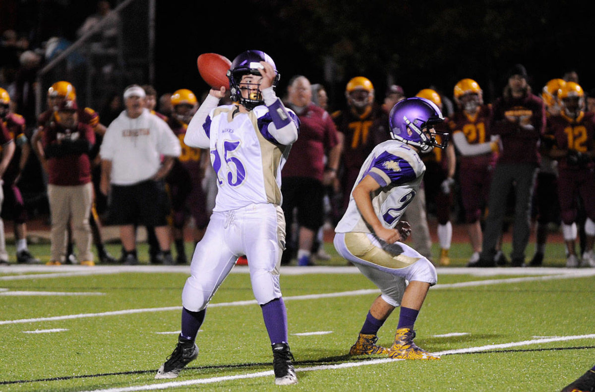 Football: Wolves gear up for 2019 campaign | Sequim Gazette