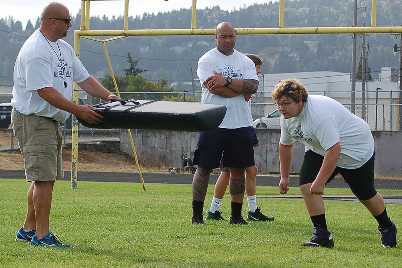 Hunter leads SMS football camp | Sequim Gazette