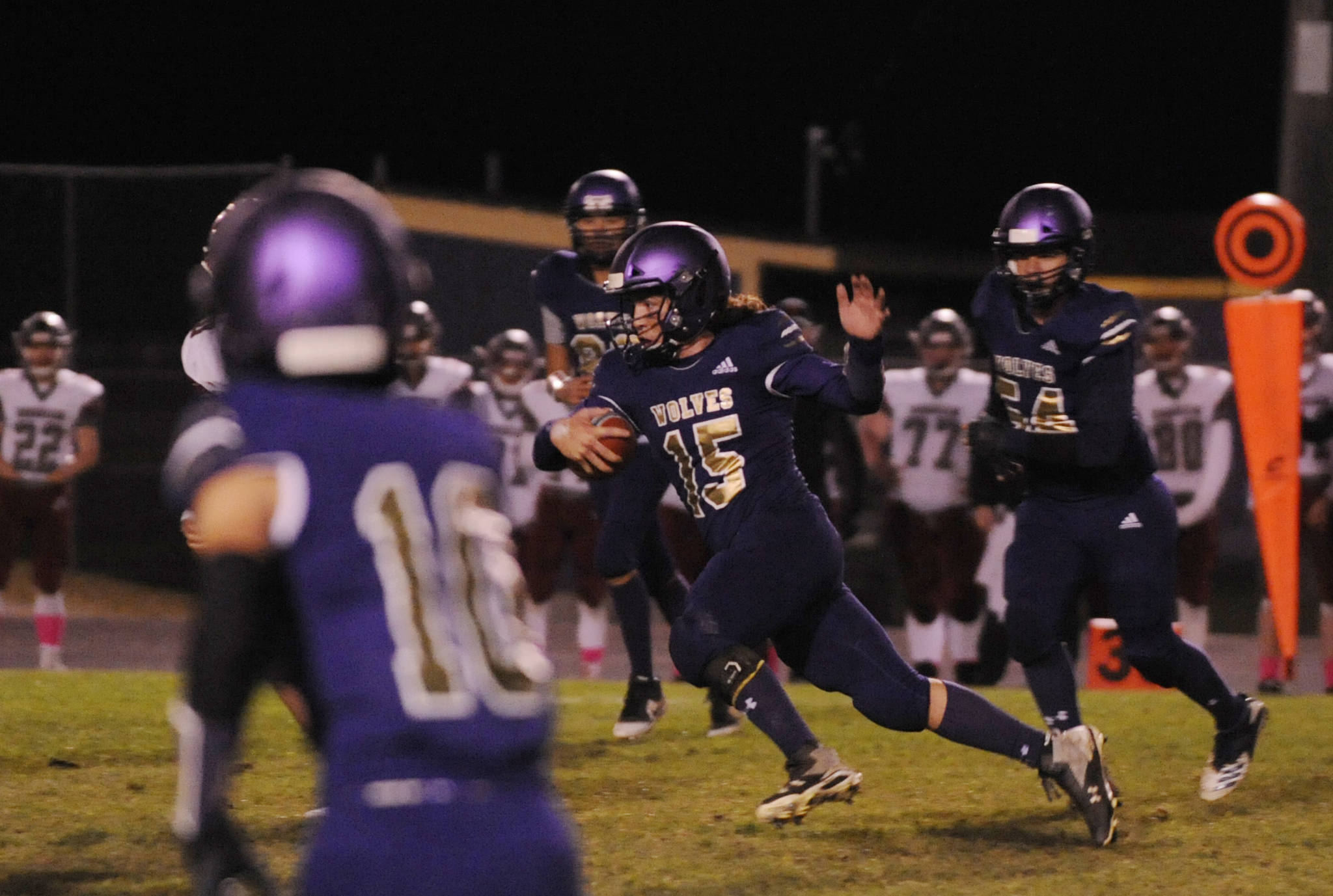 Football: Sequim’s defense meets challenge, halts Hoquaim | Sequim Gazette