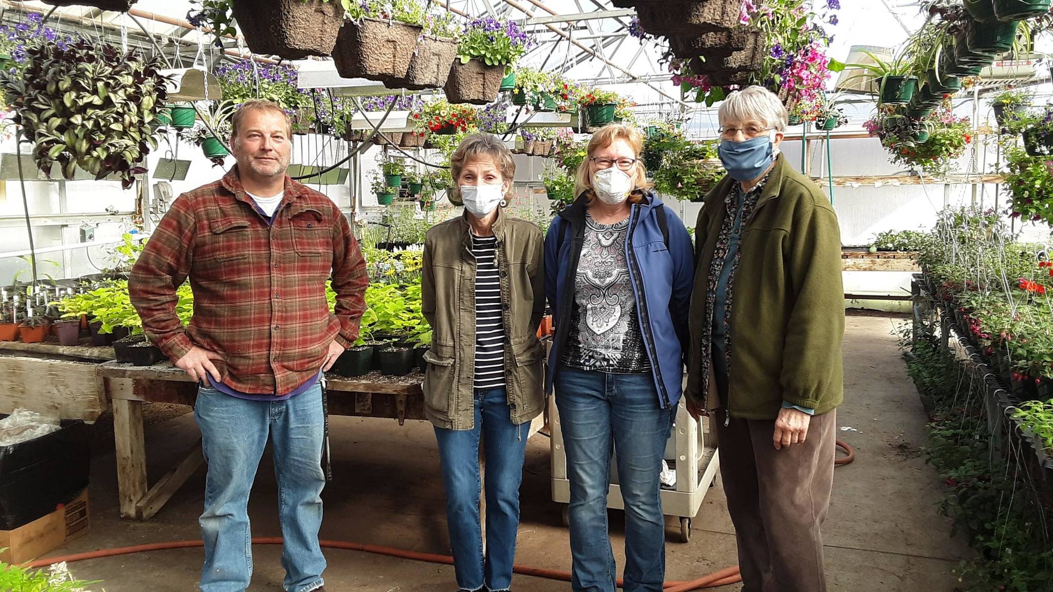 Garden club gives boost to Sequim High FFA | Sequim Gazette