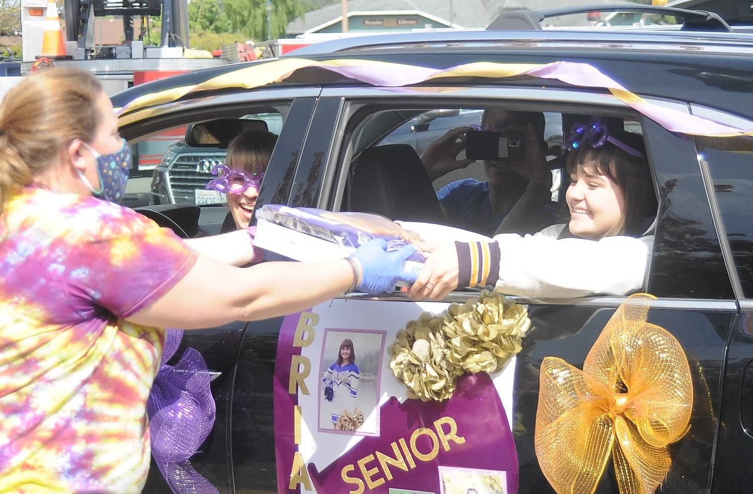 PHOTOS: Caps and gowns to go for Sequim High grads-to-be | Sequim Gazette