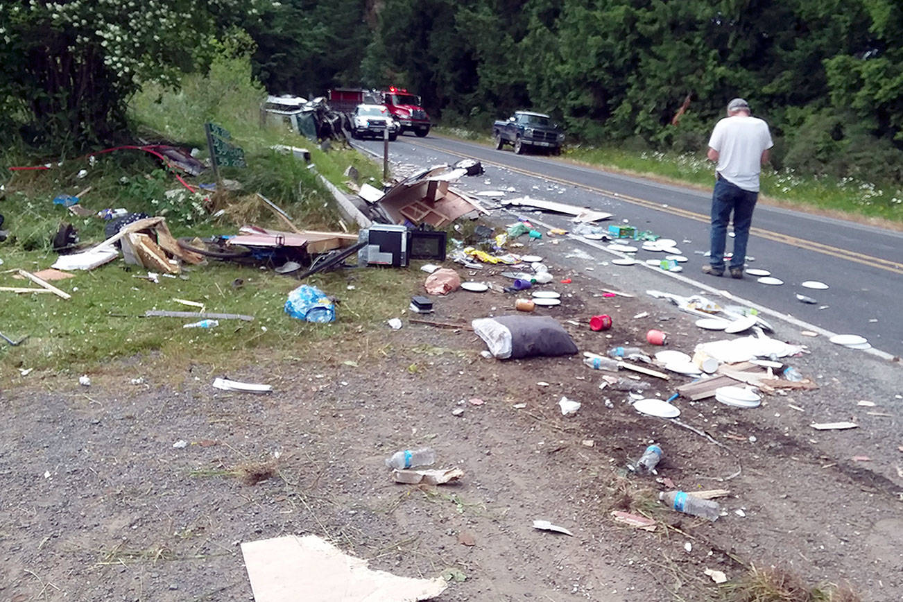 Two suffer minor injuries in 112 collision | Sequim Gazette