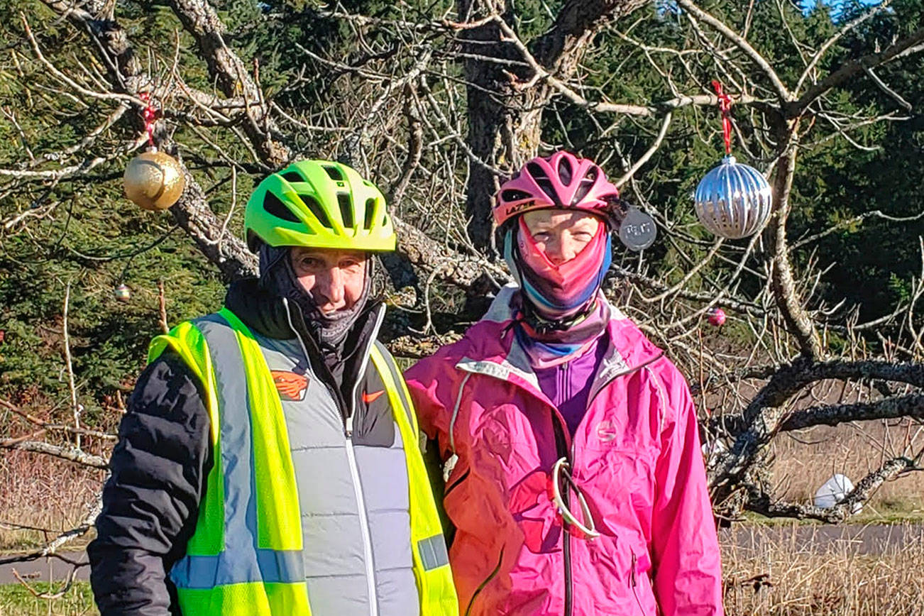 PHOTO: Decorating the holidays | Sequim Gazette