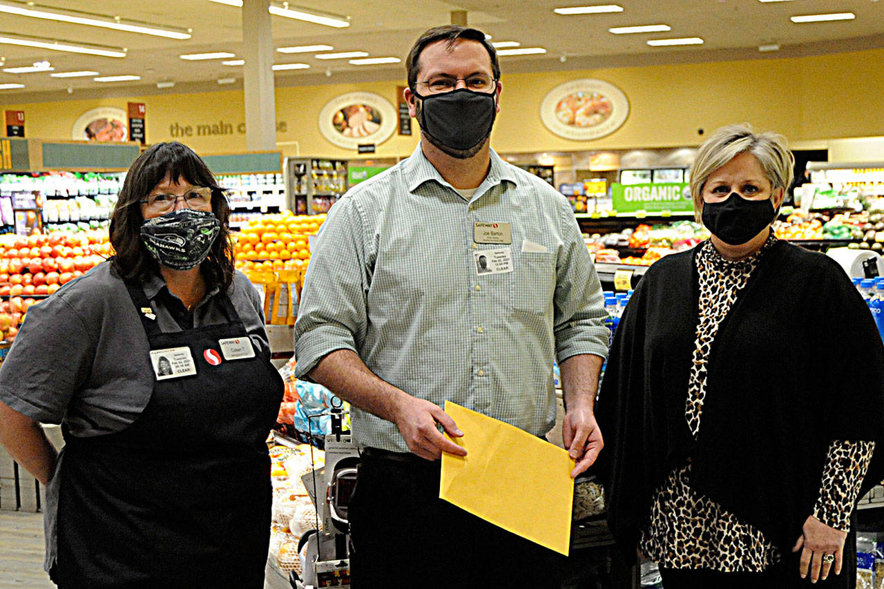 Safeway customers, staff come up big for Food Bank | Sequim Gazette