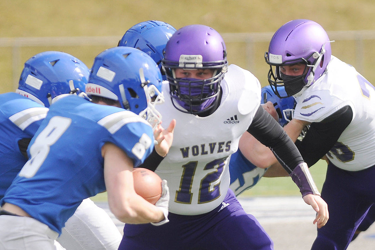 Trojans upend Wolves 21-12 | Sequim Gazette