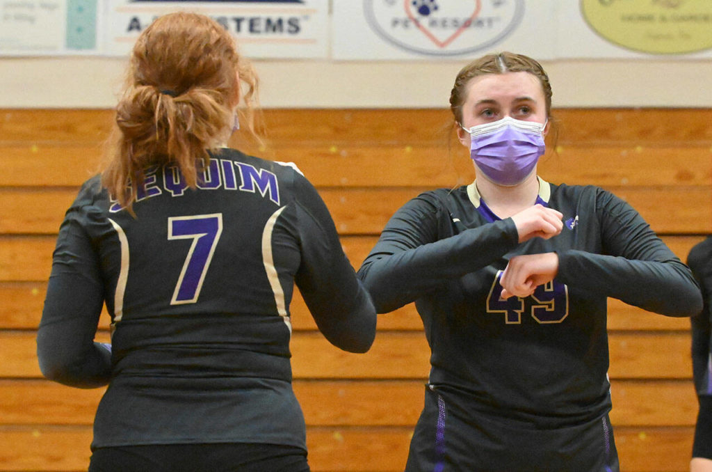 Volleyball: Wolves top Roughriders in 4 games | Sequim Gazette