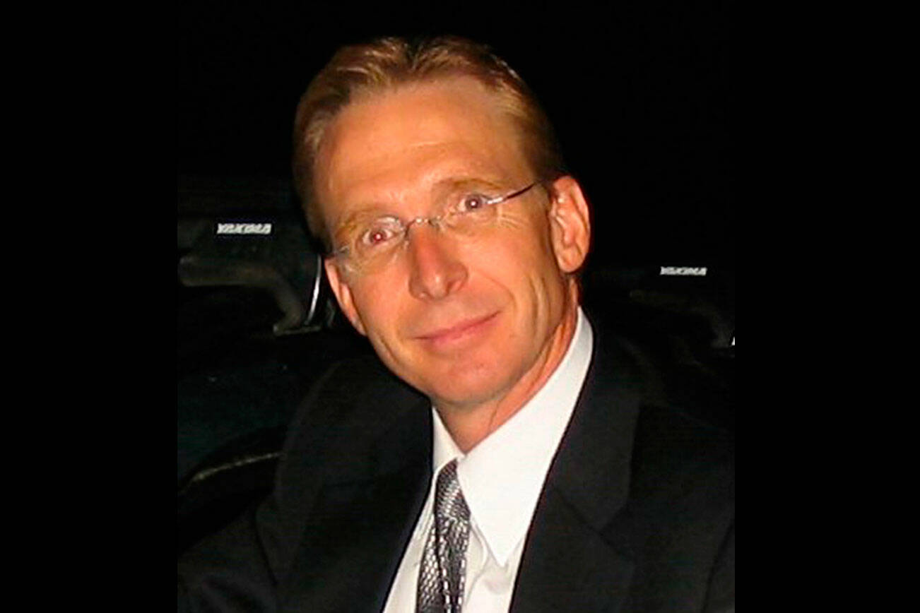 Contract finalized for new city manager Huish; start date is Nov. 1 ...