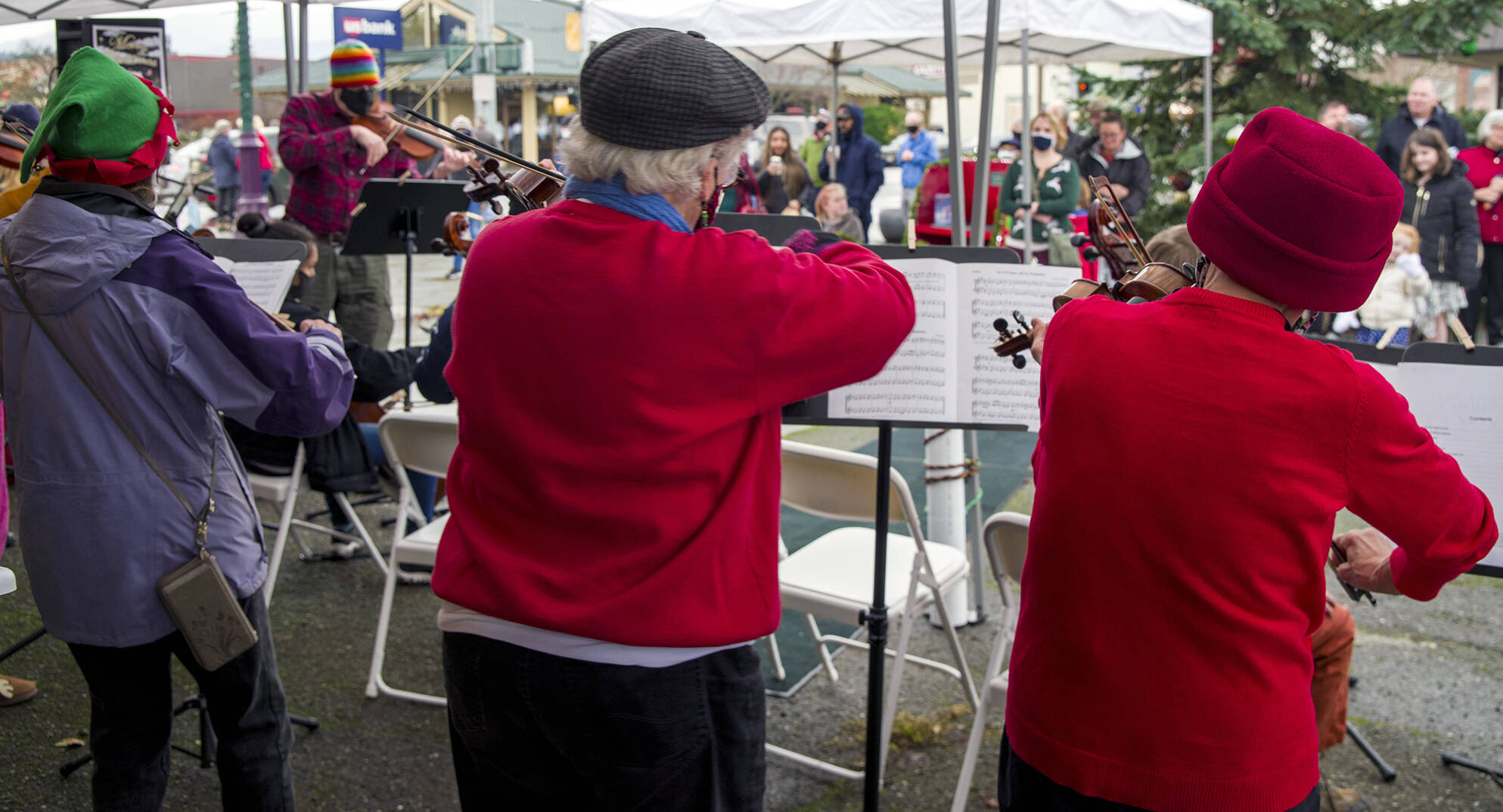 Home Town Holidays event brings season’s spirits | Sequim Gazette