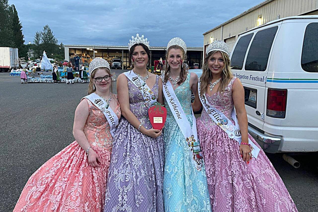 Sequim royalty takes homes sweet award | Sequim Gazette