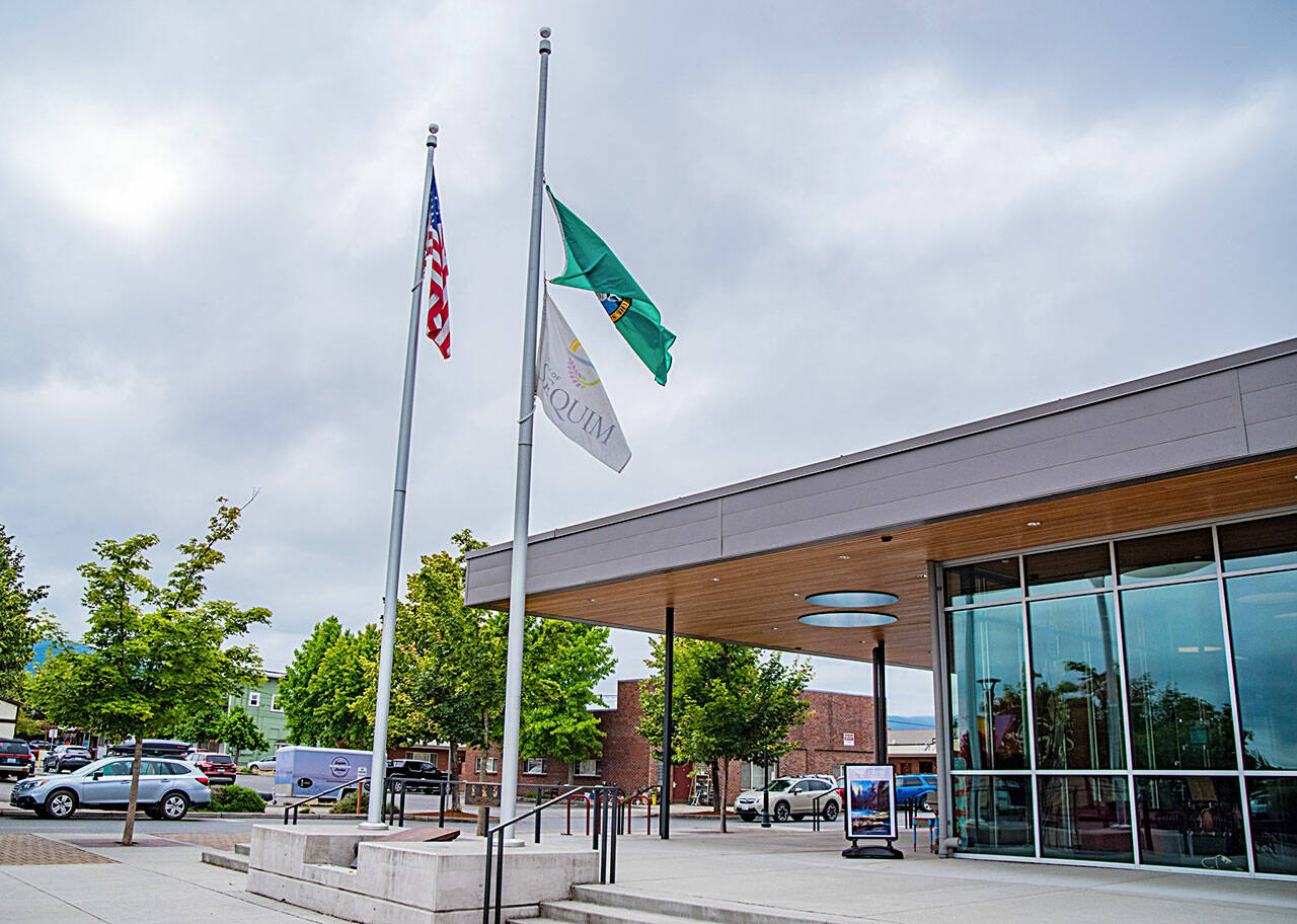 Sequim council seeks formal flag policy for plaza | Sequim Gazette