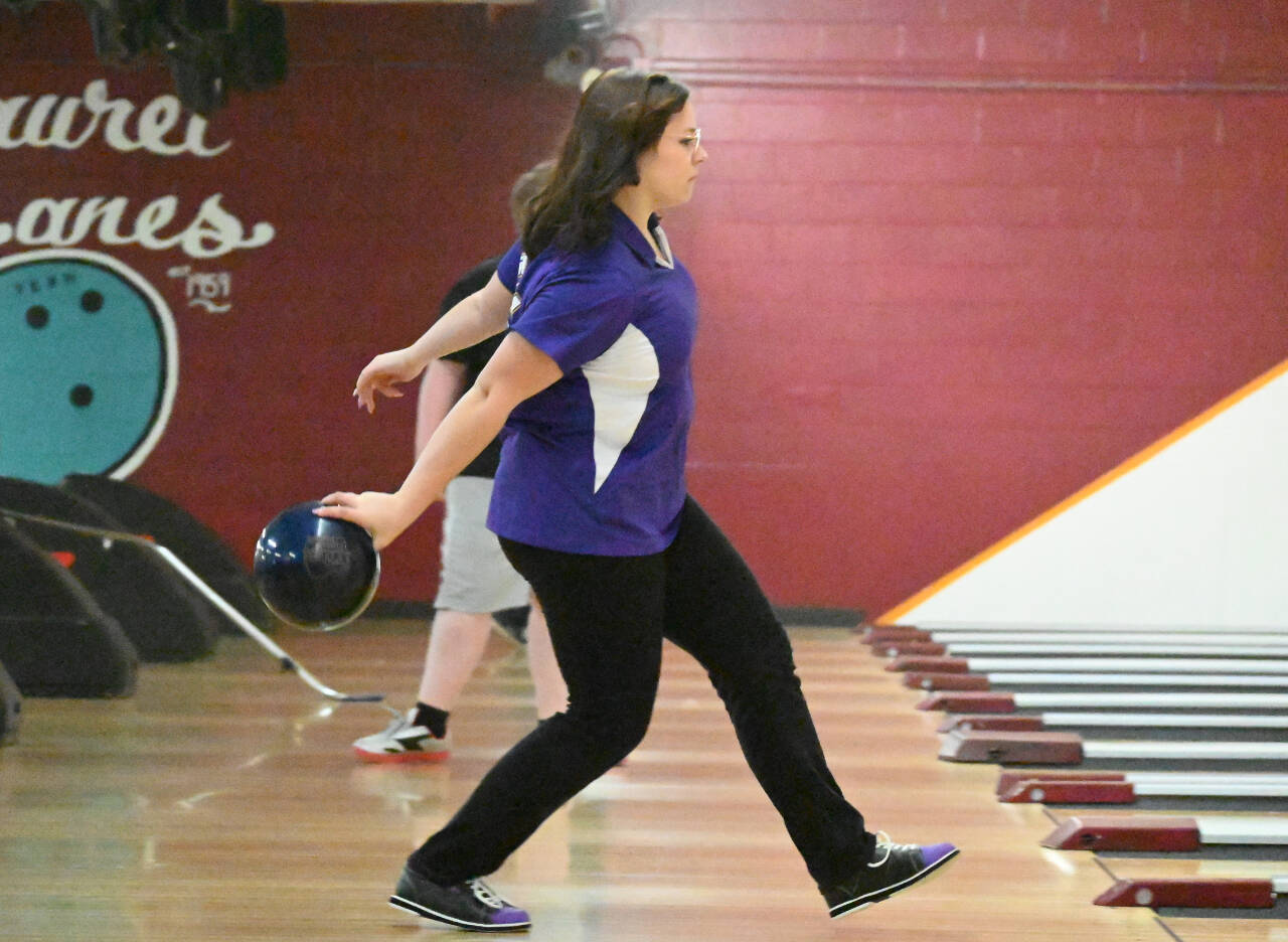Girls bowling: Strong turnout bolsters Wolves on lanes | Sequim Gazette