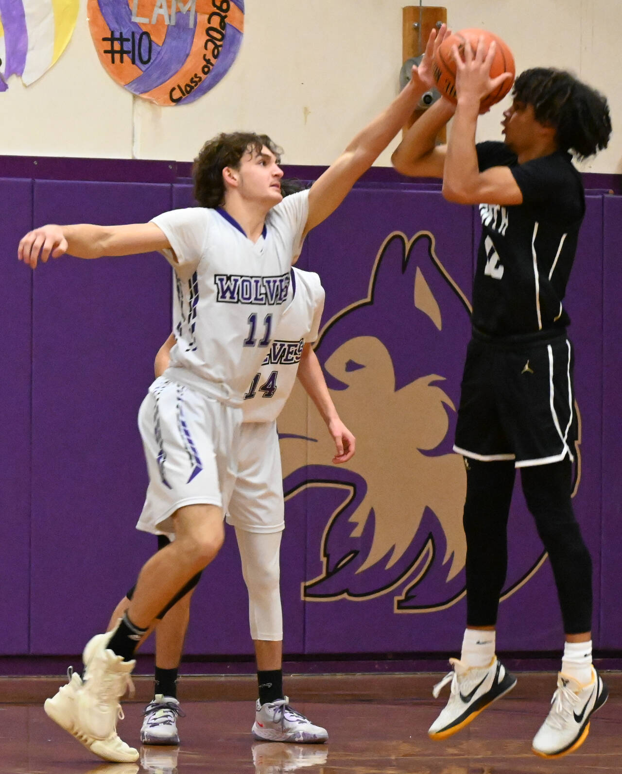 BOys basketball: Visiting Vikings upend Sequim on hardcourt | Sequim ...