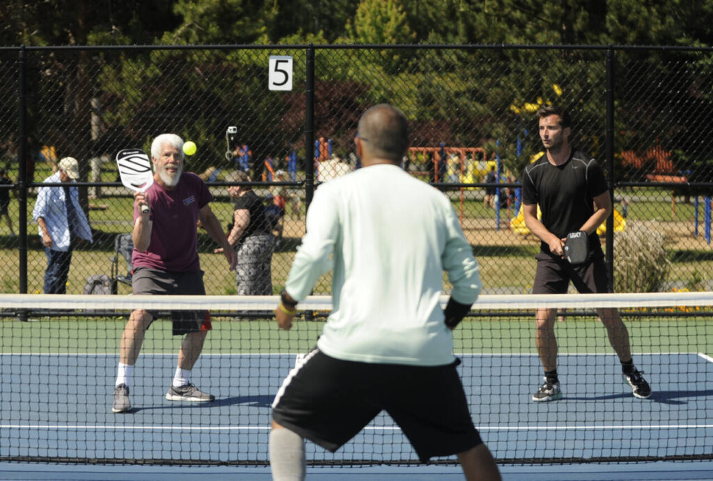 Sequim Fling pickleball tourney sees big turnout | Sequim Gazette