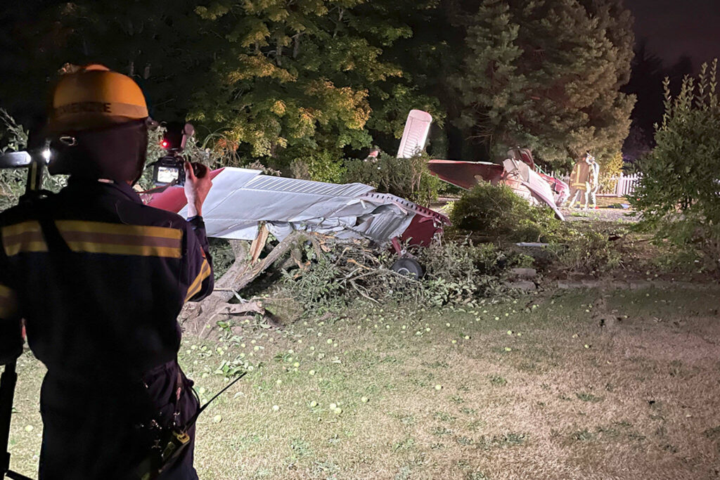 Updated: Plane crashes in Agnew neighborhood | Sequim Gazette