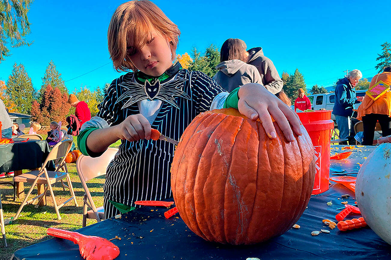 Cast of characters join Sequim trunk-or-treats | Sequim Gazette