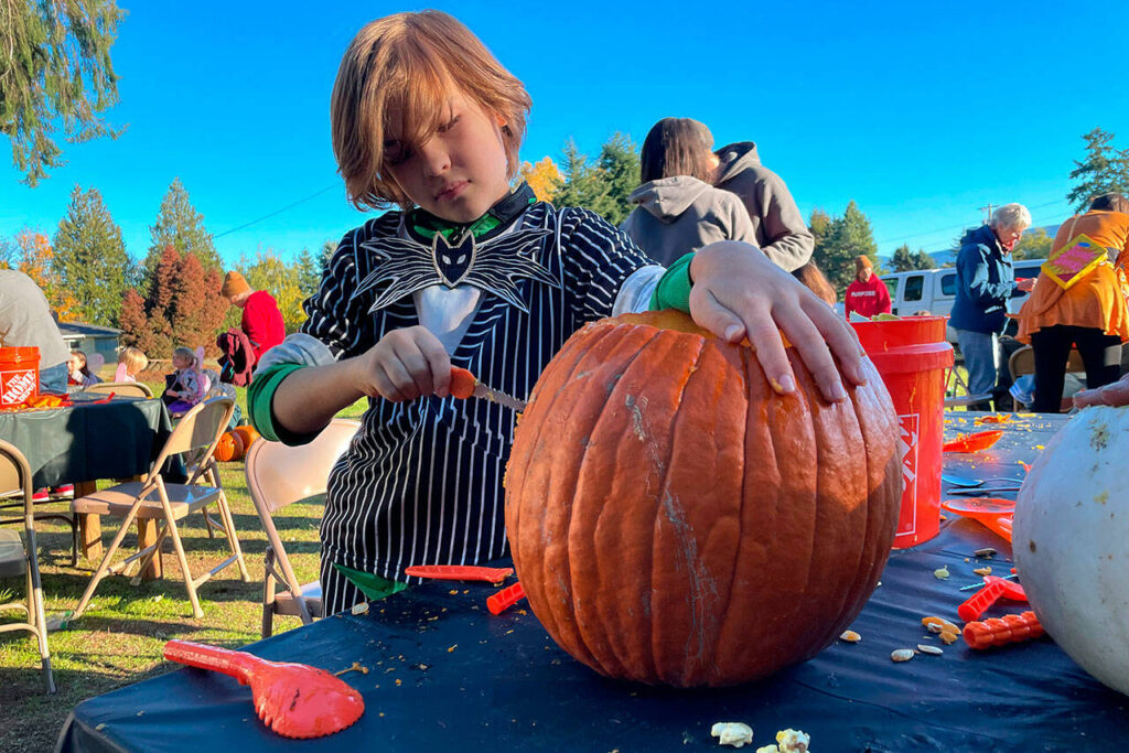 Cast of characters join Sequim trunk-or-treats | Sequim Gazette