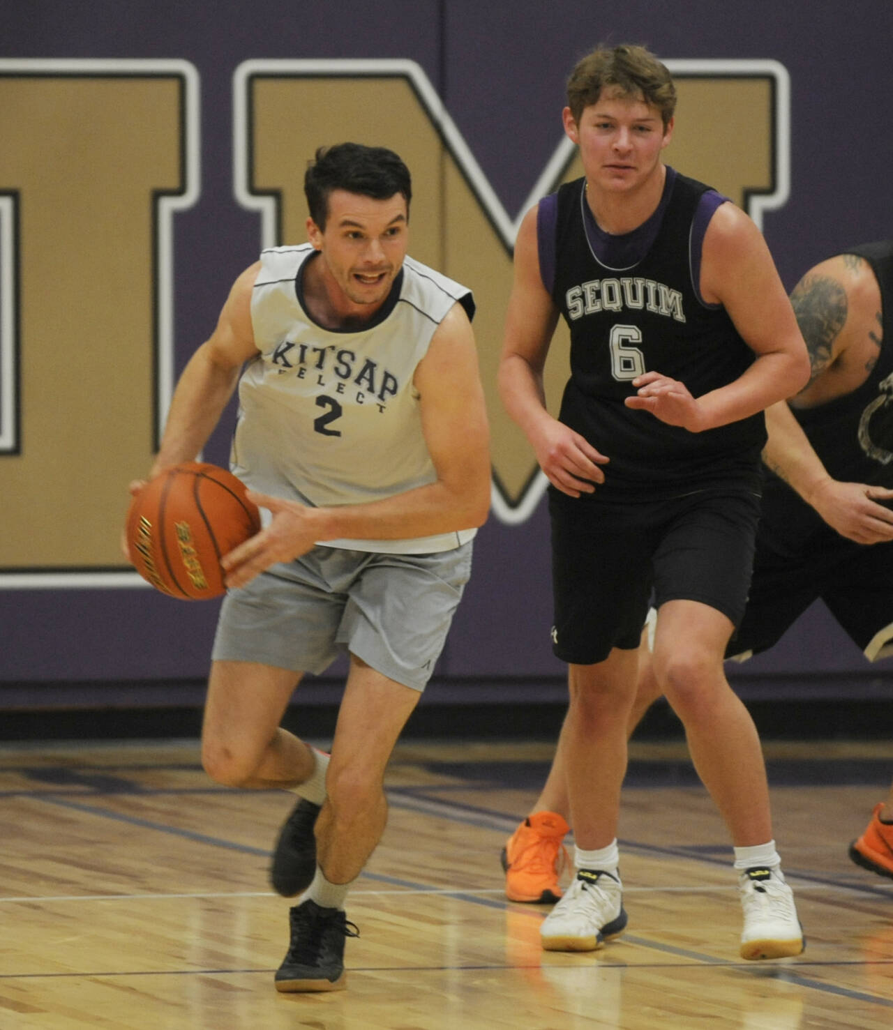 Basketball: Wolves mix it up at alumni game | Sequim Gazette