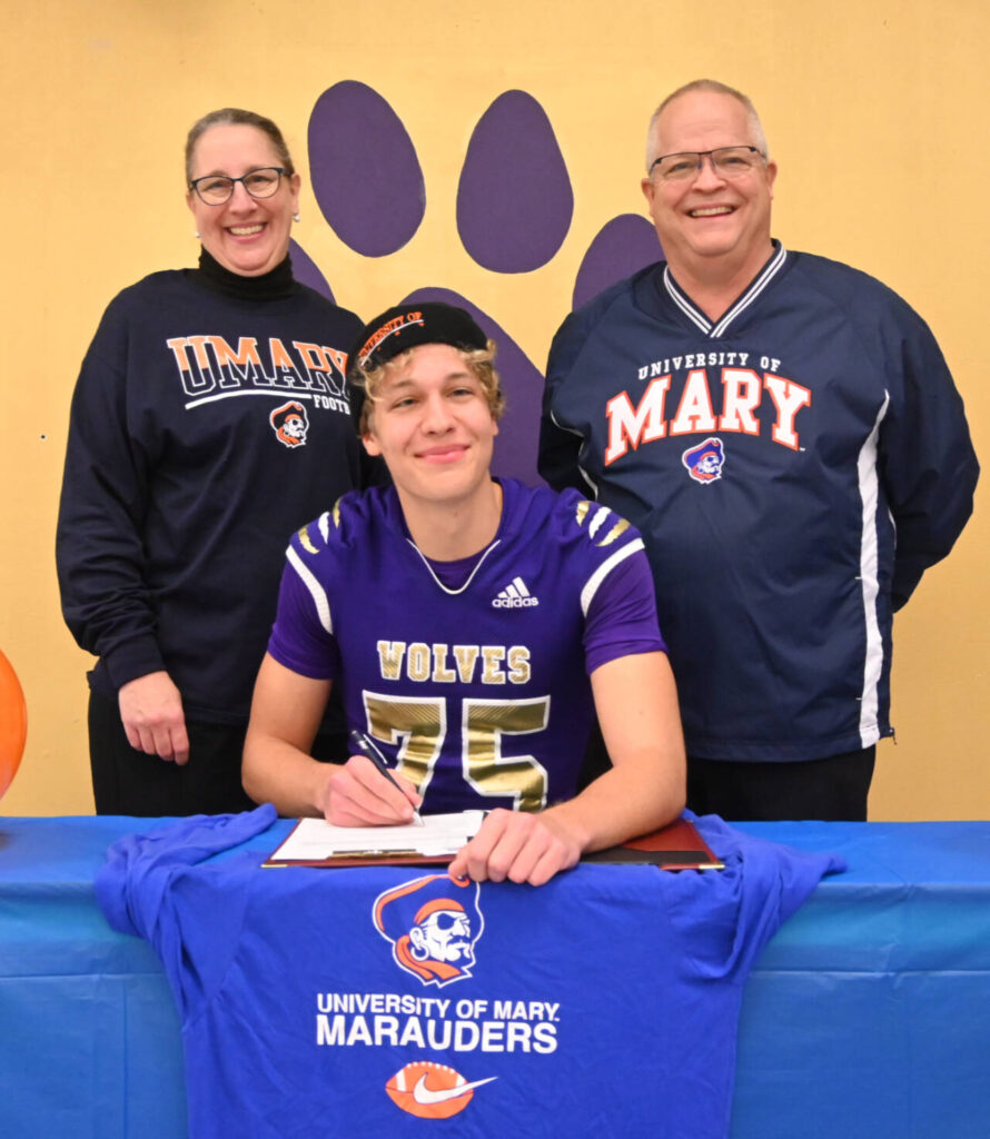 Henninger signs on at University of Mary | Sequim Gazette