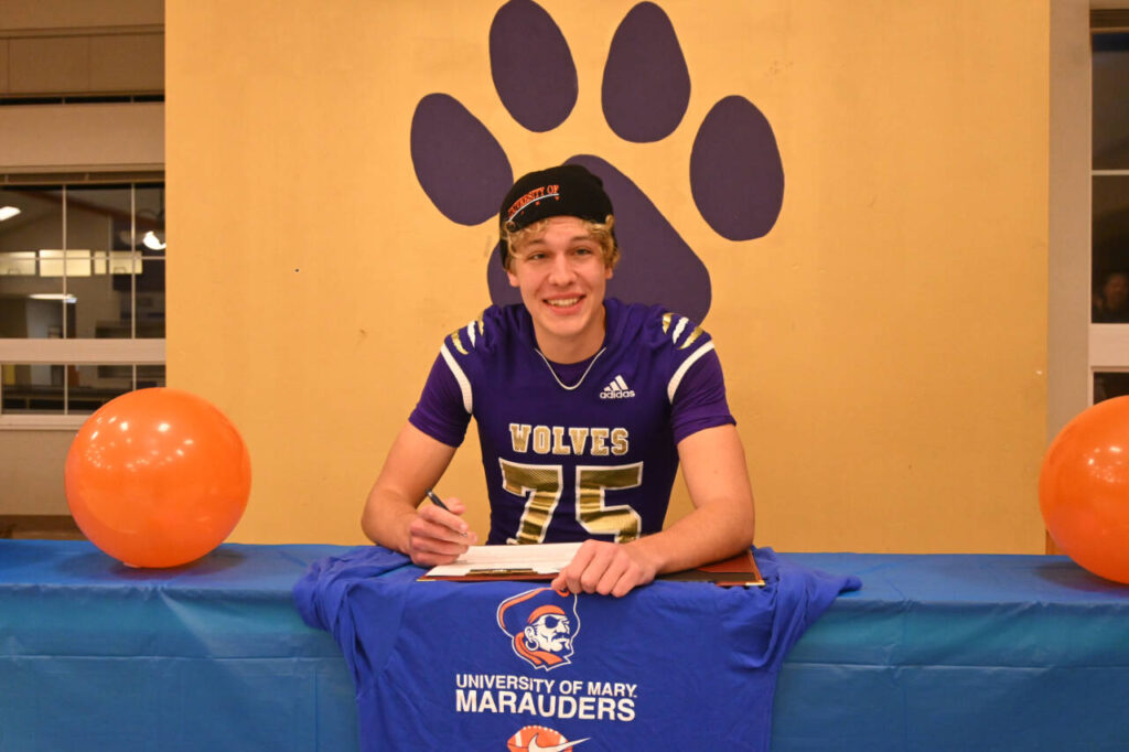 Henninger signs on at University of Mary | Sequim Gazette