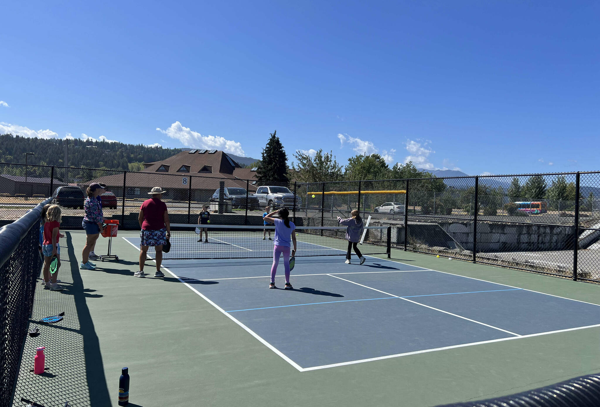 Sequim Picklers, Y team up to teach pickleball to kids | Sequim Gazette