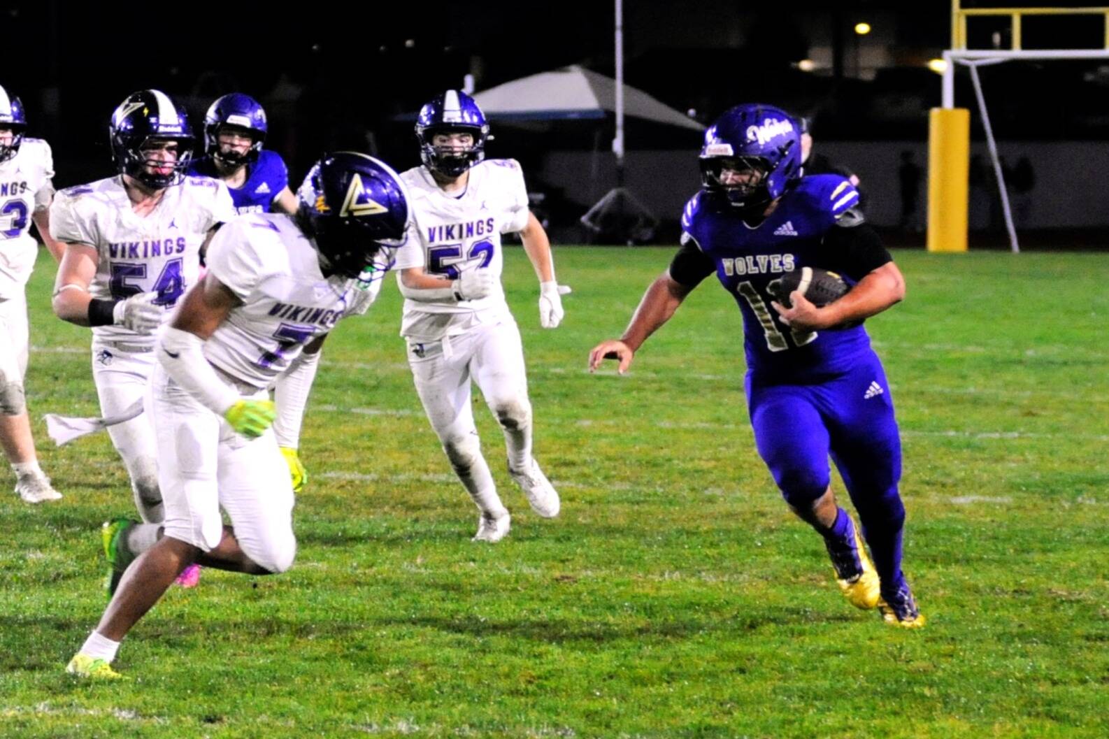 Sports Roundup: Wolves continue to improve in the pool, courts | Sequim ...