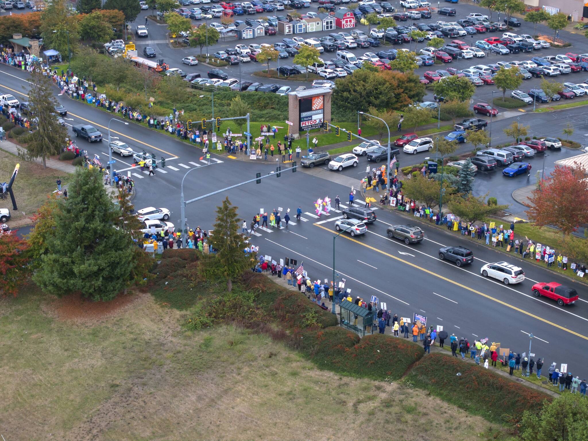 No Kings II protest draws 3,000 in Sequim | Sequim Gazette