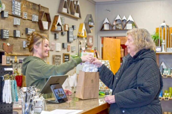 Thompson takes ownership of Full Moon Candle Co. | Sequim Gazette